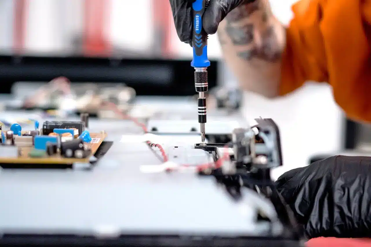 Reviving Electronics With The Science Of Restoring Wet Devices ...